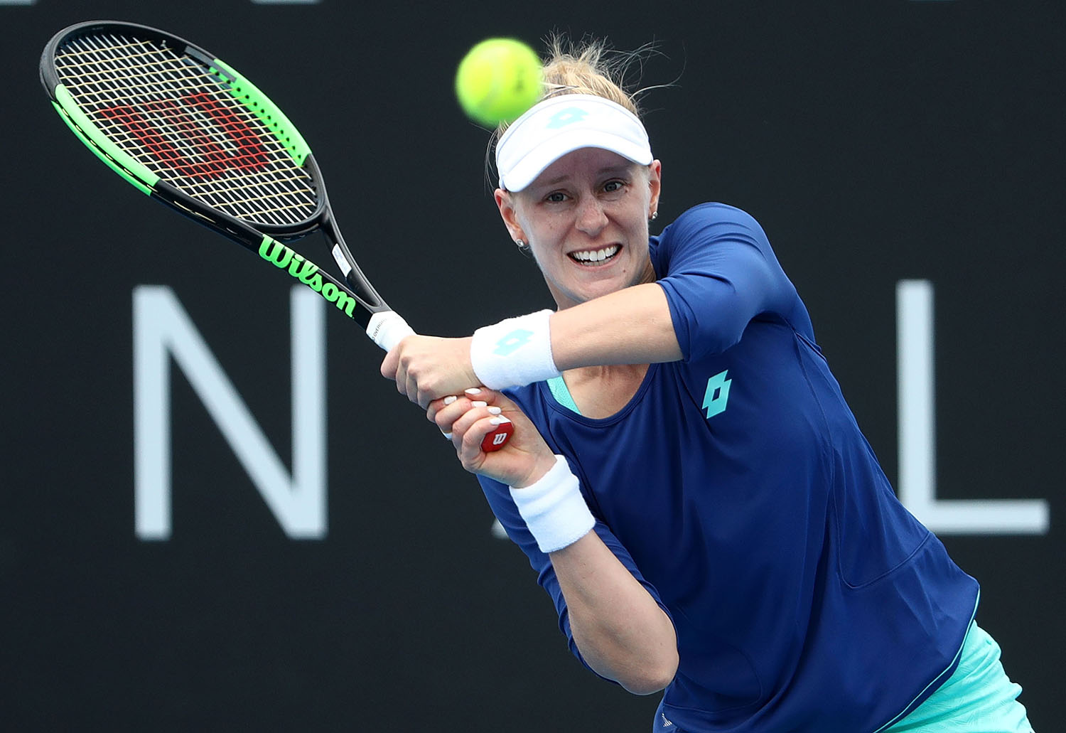 Riske prevails in Siniakova battle | Hobart International Tennis